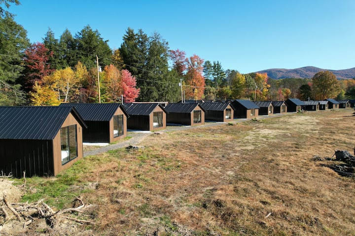 Emrose Brand New Luxury Cabin - Half Moon Pond State Park, Hubbardton
