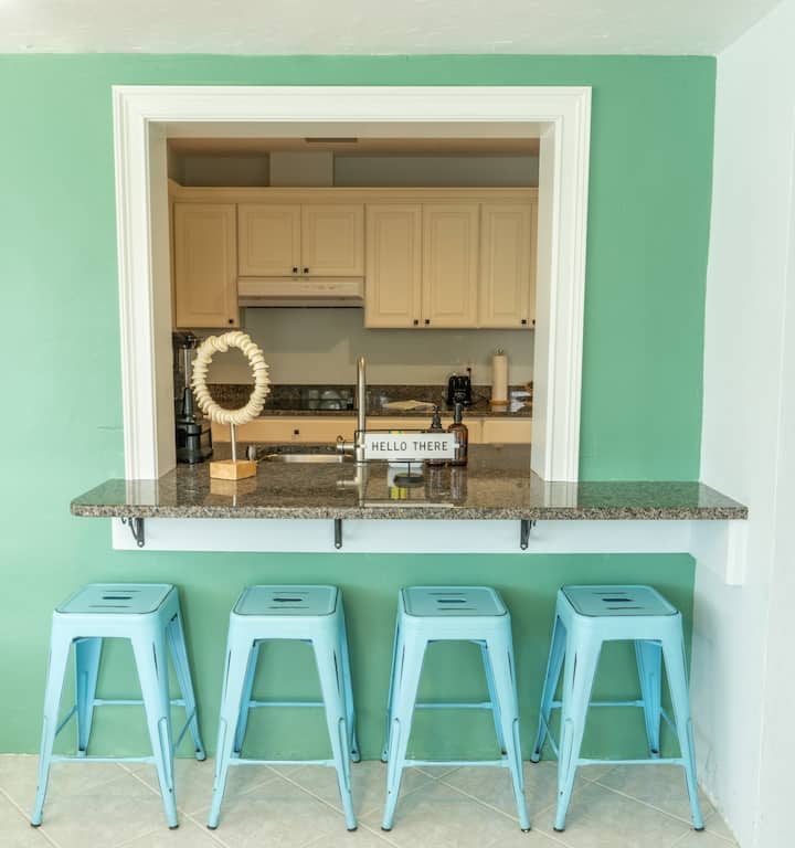 5 Miles To The Beach, 10 Mins Drive, Heated Pool! - Anna Maria Island, FL