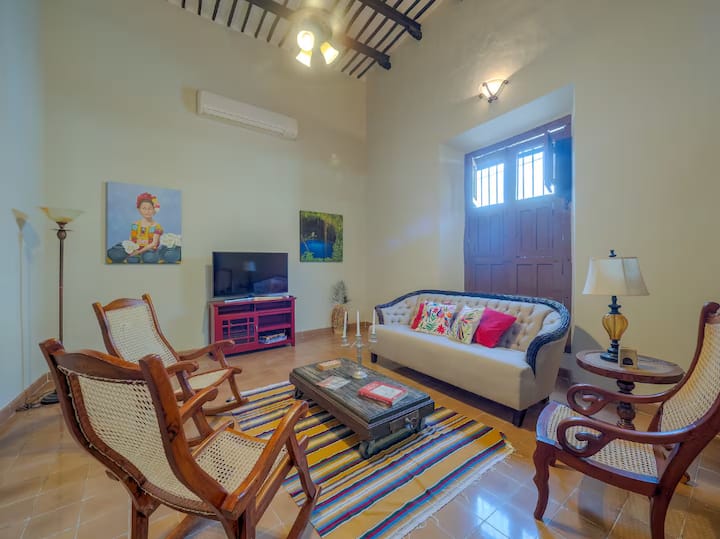 El Remanso + Una Joya Colonial - Mérida