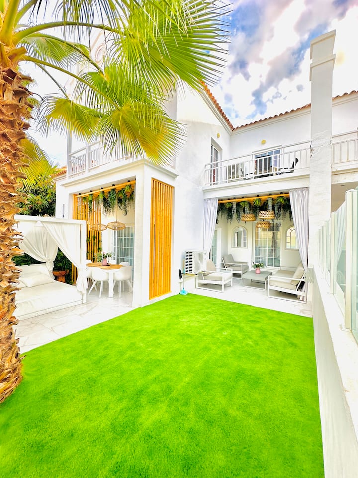 Luxury Villa Fanabe With Private Garden - Costa Adeje