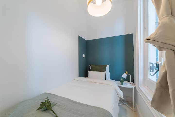 Coliving En Calle Santa Teresa - Madrid