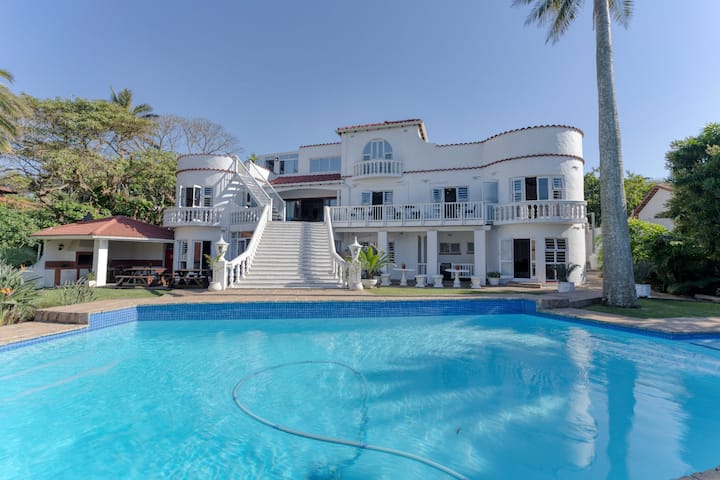Magnificent Italian Villa Ballito * Sleeps 12 - Dolphin Coast