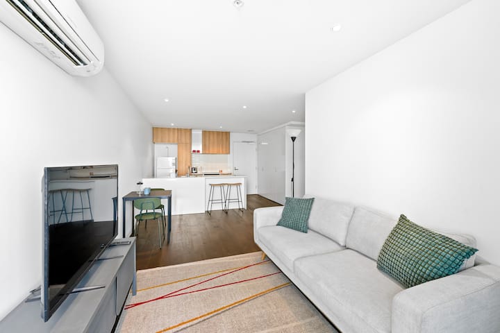 Stylish City View 1br Apt With Free Parking - St Kilda