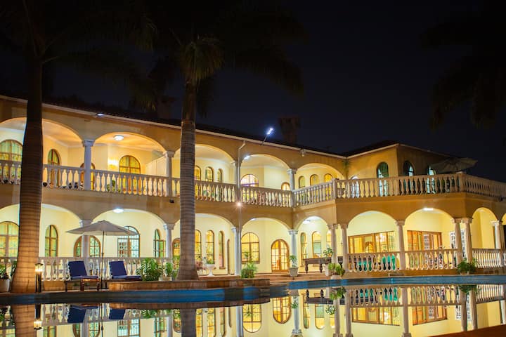 Golden Palm Boutique Executive Suite - ハラレ