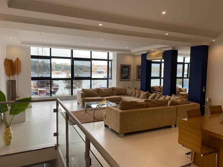 Beautiful Seafront Maisonette With Valletta View - Valletta
