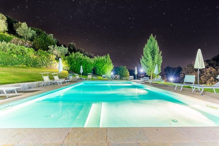 Exclusive Resort W/ Pool & Waterfall - Tuscany