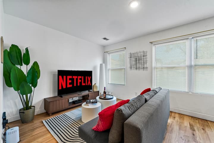 New Beautiful Apt Near Ewr & Nyc! Book Now! - Newark