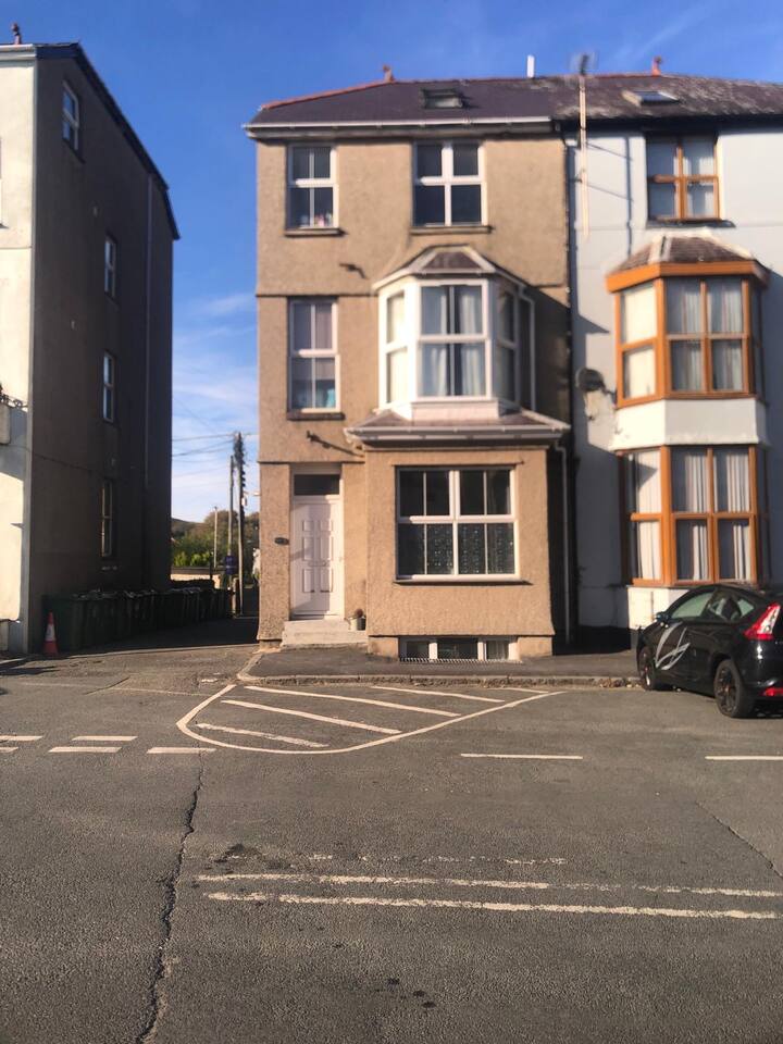 2 Bed Studio Flat With Kitchen - Morfa Nefyn