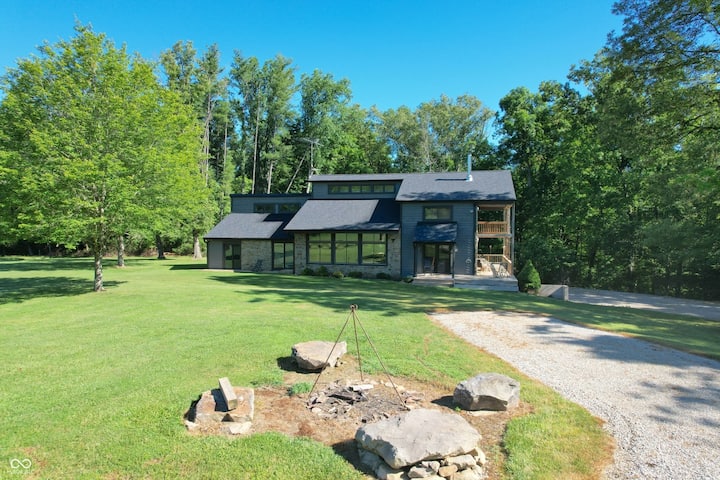 Black Bear Hills Cabin - Nashville, IN