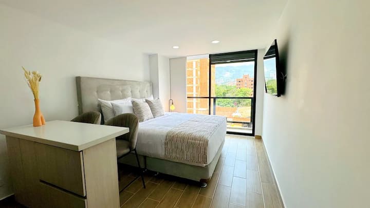 Loft Con Balcón, A 2 Min Del Metro En La Floresta - Medellín, Colombia
