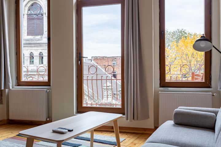 Renovated Luxury Apt - 8 Min Walk To Istiklal St - イスタンブール