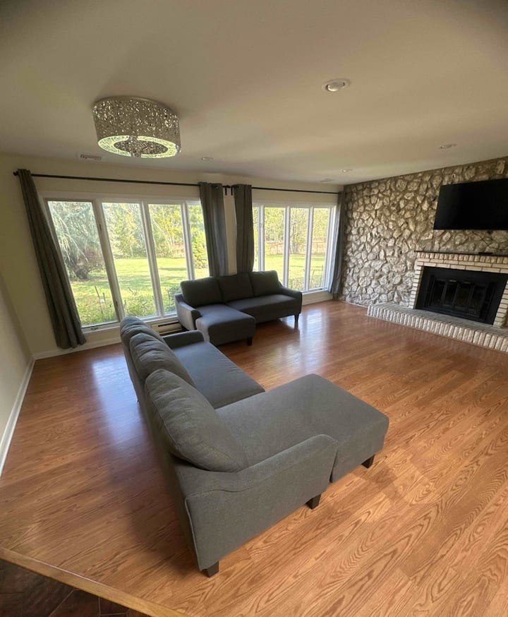 Spacious 4 Br/2.5 Ba Beauty! - 漢諾威