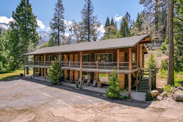 Suite Meadow @Camp Nelson Lodge# 7 - Camp Nelson, CA