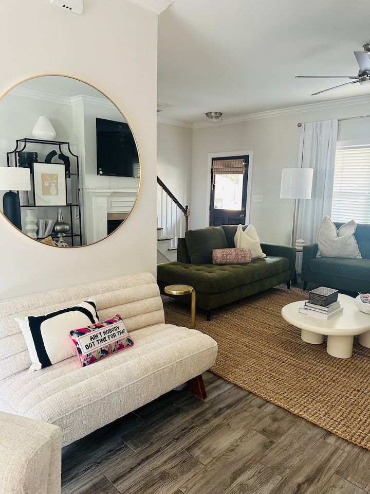 Game Day Gold | Walk To Stadium | 2 Br Sleeps 6 - Oxford, MS