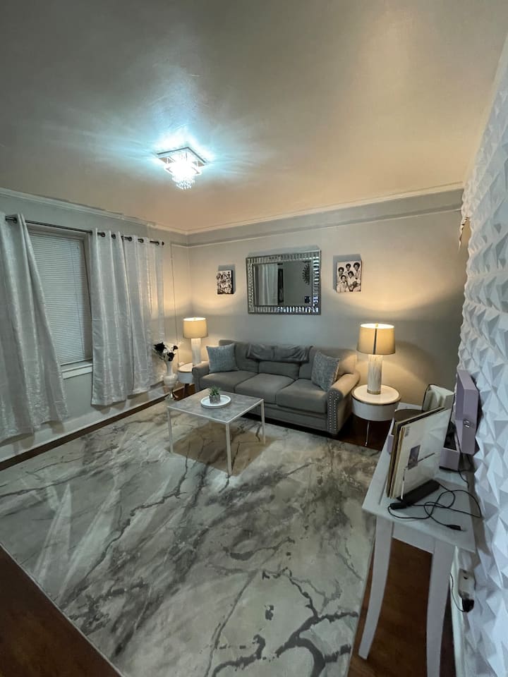 Motown “Music Lovers” Suite - Detroit, MI
