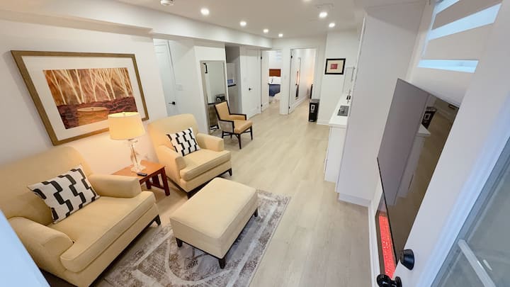 Entire Basement Apt 2 Bed 2 Bath - Mississauga