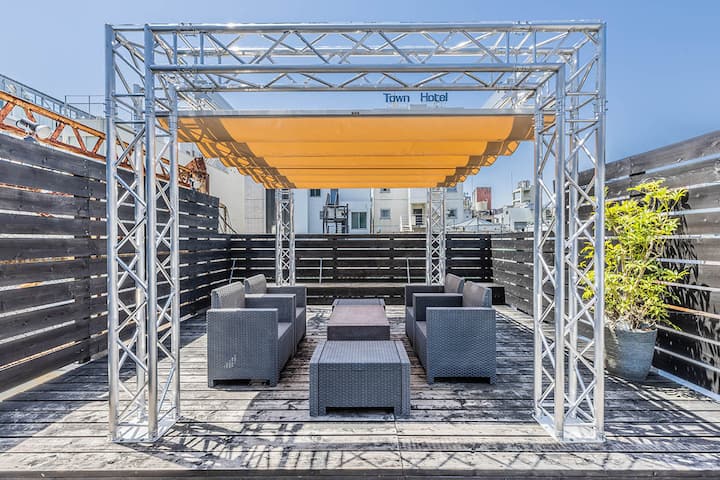 【ビル泊】静岡駅近/キッチン付/最大7名ok/専用ルーフトップテラス&大画面シアター付き - Shizuoka, Japan