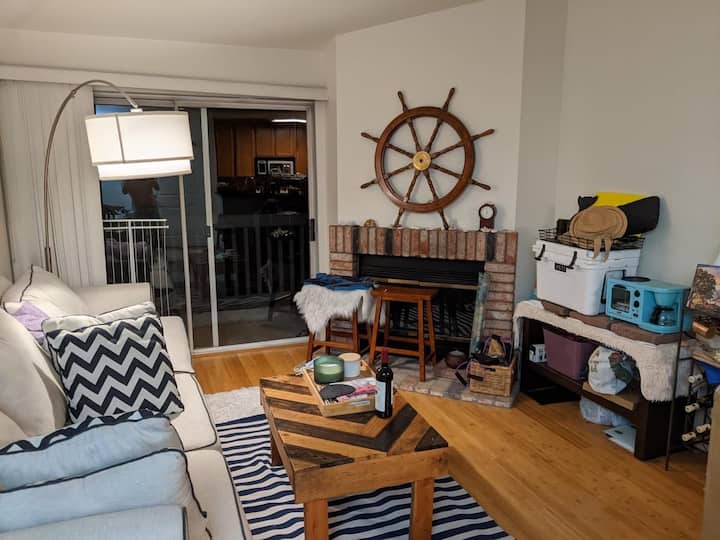 Comic-con Ready! Room Near Trolley & Ucsd - San Diego, CA