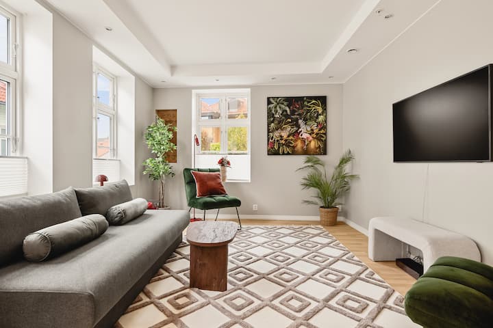 500m To Bryggen - Bathtub & New 2017 - Authentic - Bergen