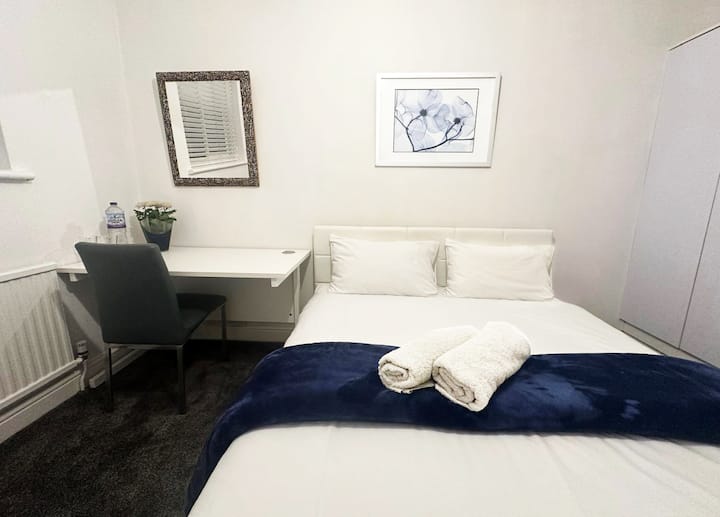 15 Min From Watford Town Center Double / Office - Watford