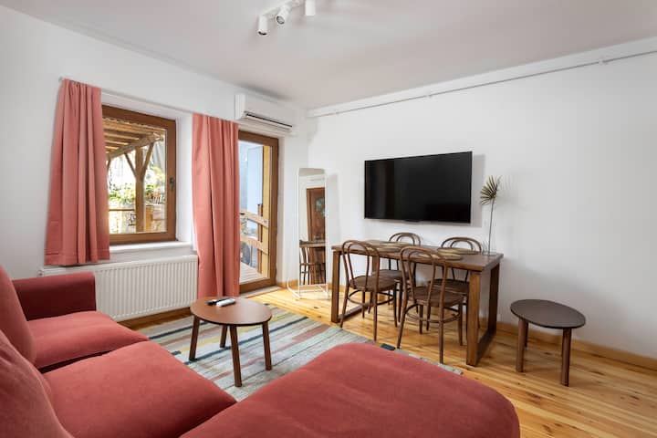 Renovated 1+1 Flat Wh Queen And Sofa Bed - Balat