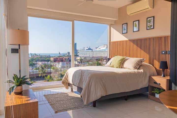 Best Views In The Hotel Zone ~ Pool ~ Beach ~ Pkg - Puerto Vallarta