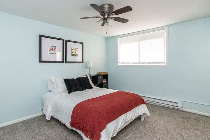 Studio/1ba, Ndsu: 1/2 Mi, Fargodome: 1 Mi. Apt#3 - Fargo, ND