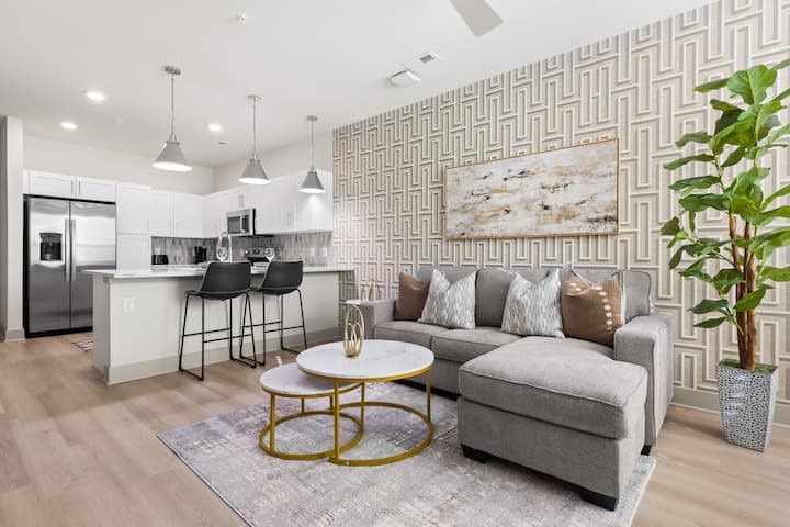 Allure Living 5 Min From Downtown - Lake, Raleigh