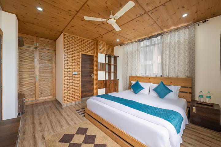"Upscale 2 Bhk Getaway In Picturesque Kasauli" - Kalka