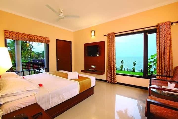 Executive Lakeview Room-02 - Kumarakom
