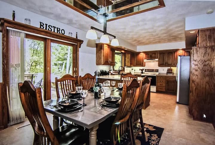 Pony Home In Sun Prairie - Dolphins Cove, Sun Prairie