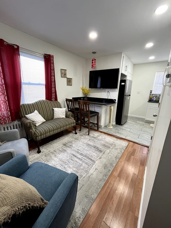Two Rooms Gateway - Rosedale - Queens NY