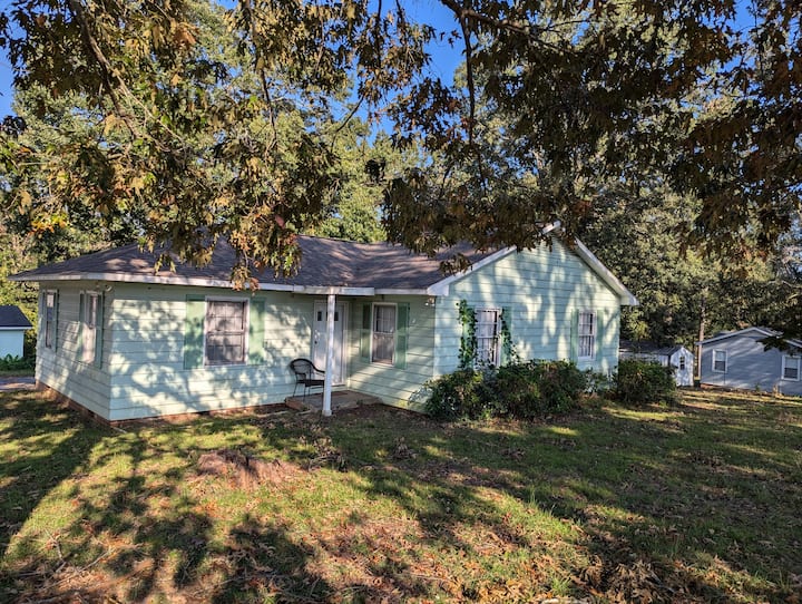 The Green House/acre Corner Lot - Spartanburg, SC