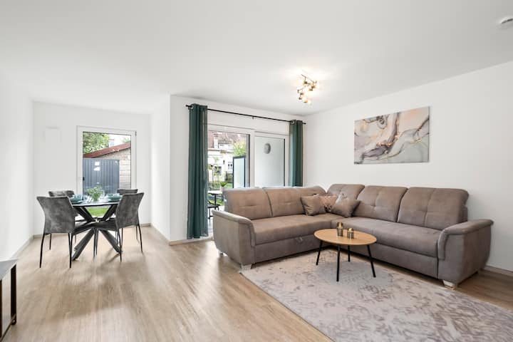 Nexstay: Studio Mit Terrasse & Parkplatz Für 4 - Neumarkt in der Oberpfalz