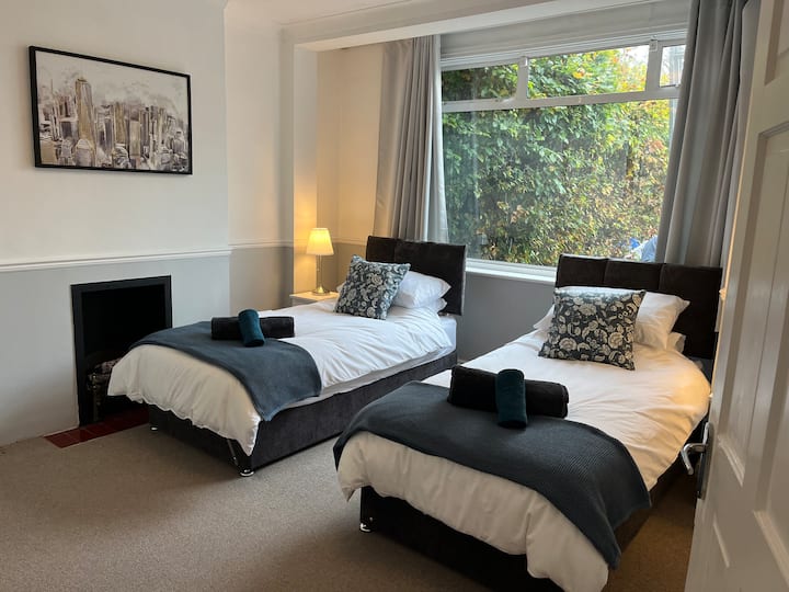 3 Bedroom-moderne-maison-salle De Bain Privée-vue - Crystal Palace - London