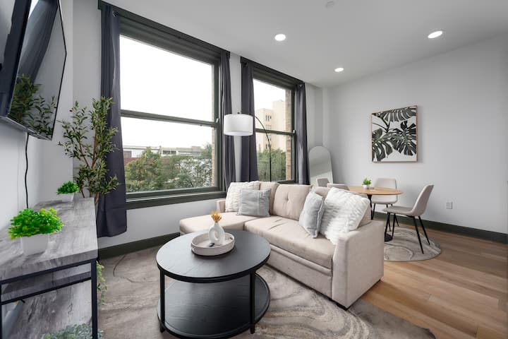 Historic Beauty W/ Highrise Vews L Gym + Rooftop! - Birmingham, AL