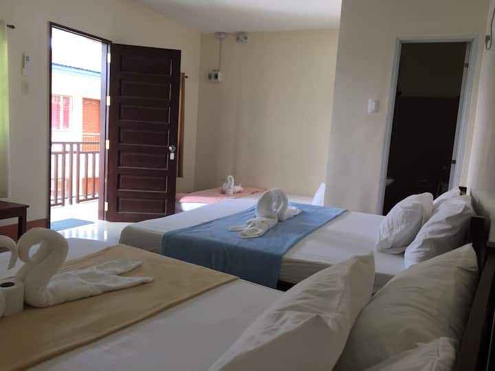 Junlyn Apartelle Barkada/ Family Room 7 To 8 - Panglao