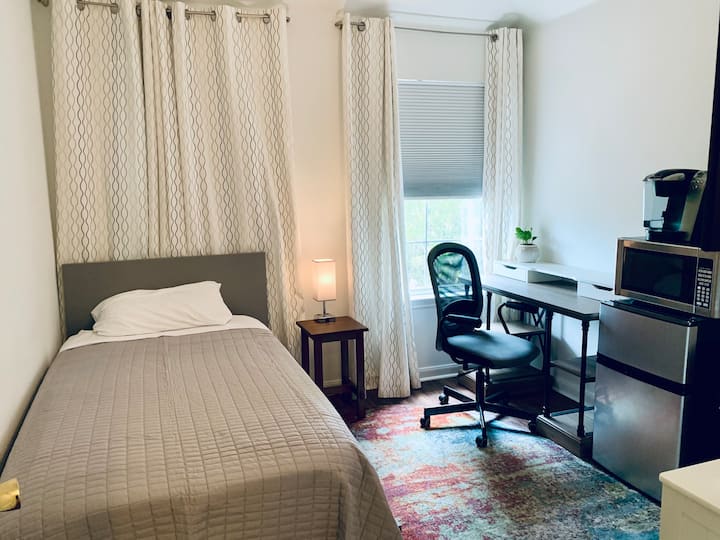 Newly Remodeled Private Room 1gig Ultra Fast Wi-fi - Pflugerville, TX