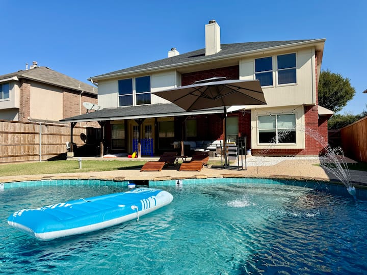 Huge Home W/ Pool, Arcade, Movie - Denton, TX