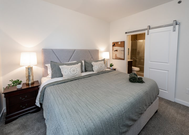 Sage Awaits, Comfy Cozy Peaceful - Colorado Springs, CO