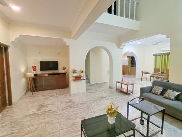 3bhk Pvt Pool Ac Villa Homestay Nr Candolim Beach - Goa