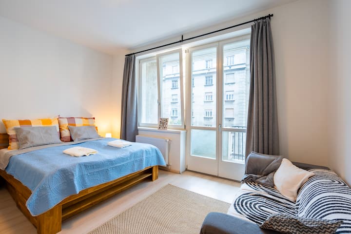 J Home•designer Apt Near Buda Castle•pool Table - Budapest