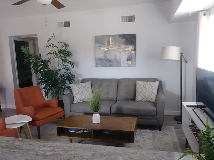 Relaxing Condo - Phoenix, AZ