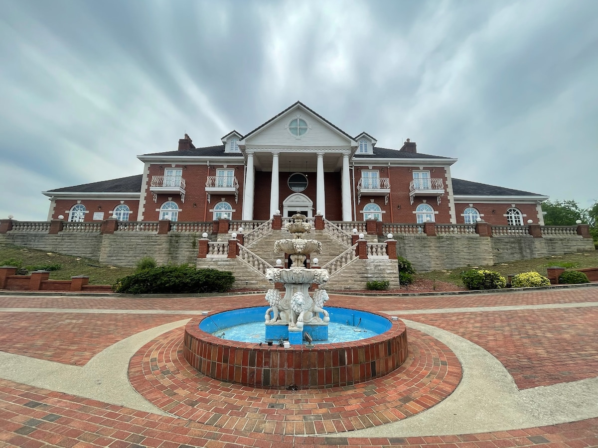 The Bluegrass Palace - Houses for Rent in Langley, Kentucky, United ...