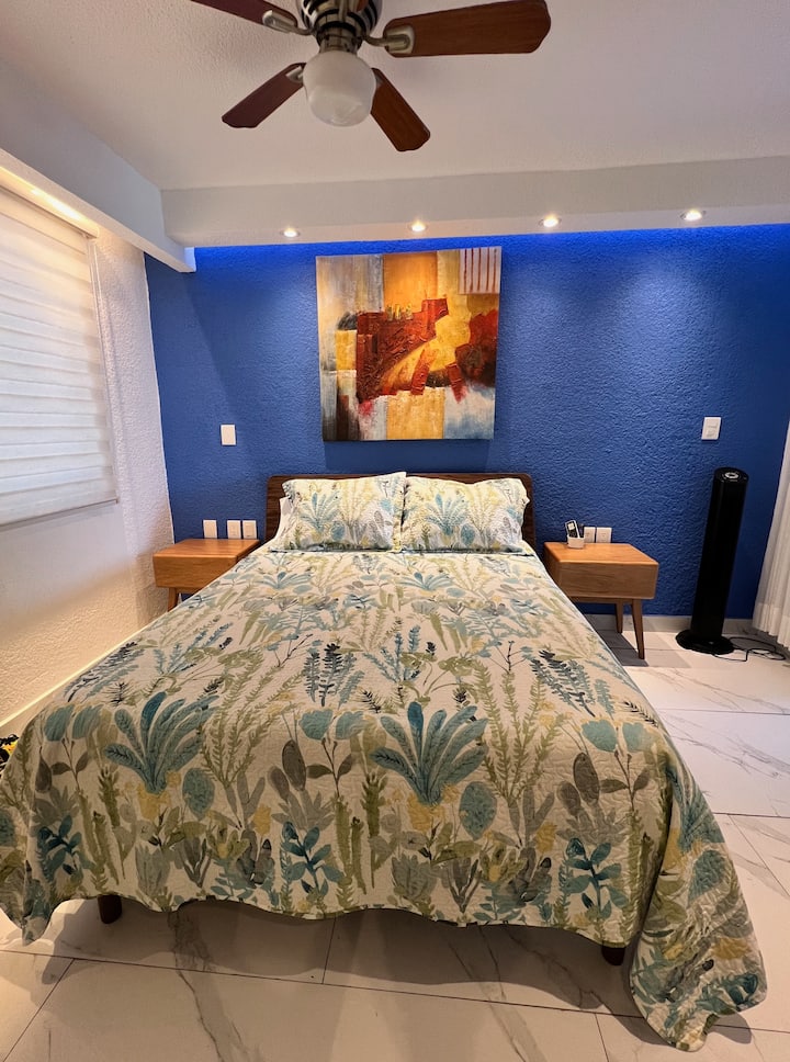 Charming Bedroom On Marlin Beach - Cancún