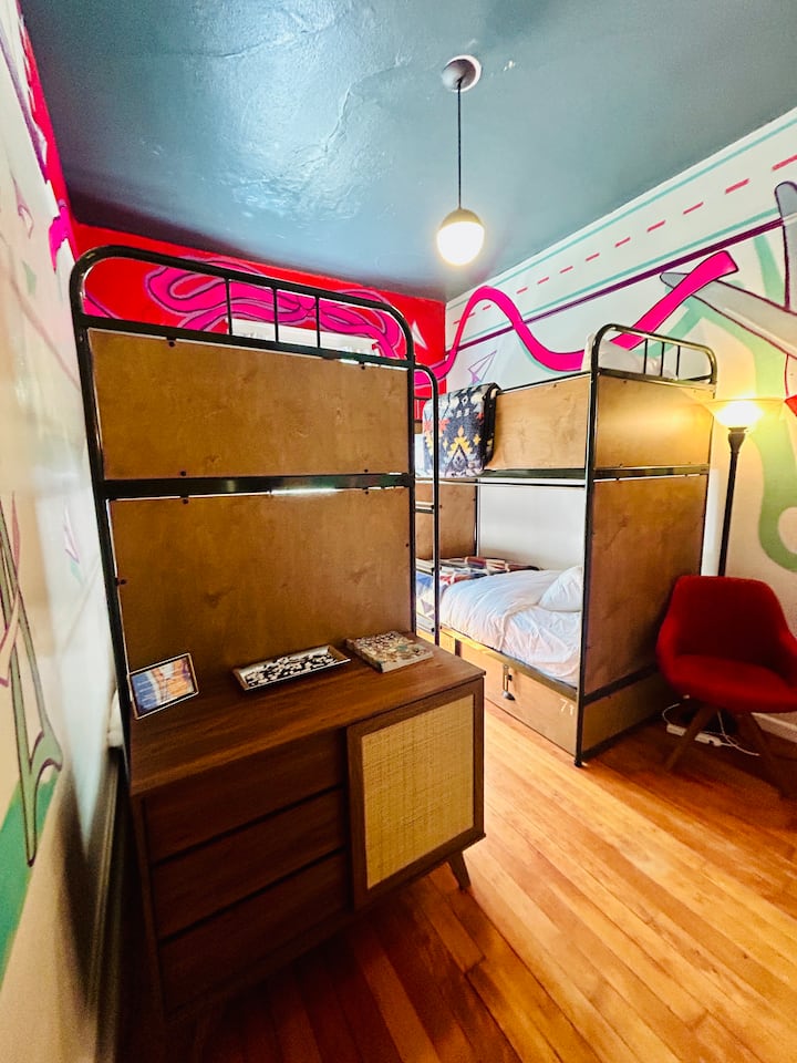 Bunk Room W/common Bath - Ashland