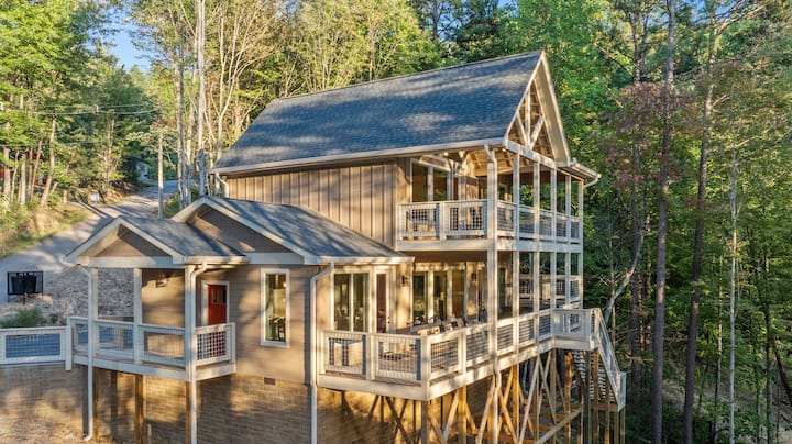 Brand New Two-bedroom Cabin! - Gatlinburg, TN