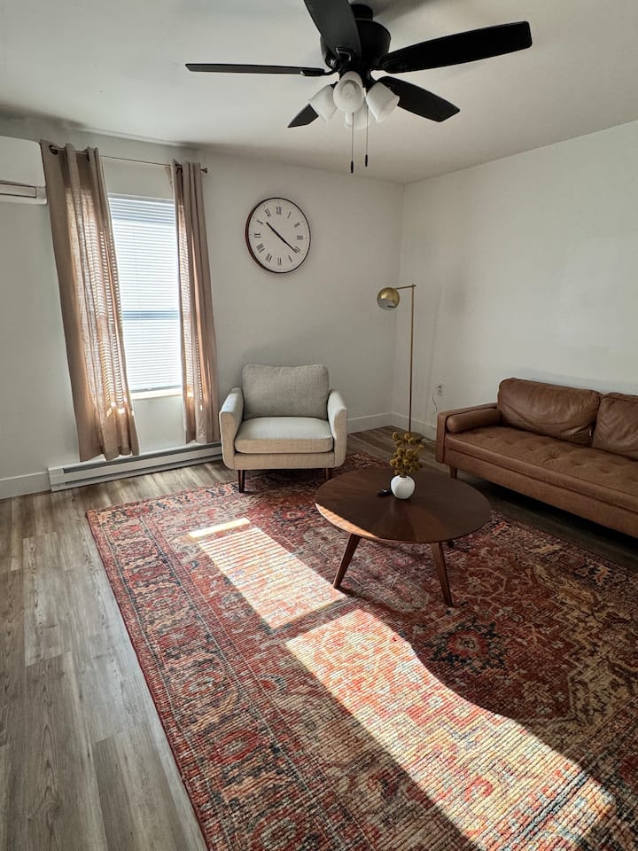 2 Bd/rm Apt 5 Min From Downtown Bangor - Bangor, ME