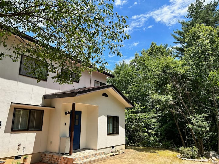 森の小さな宿泊施設のシングルルーム。1日2組限定の宿。白馬まで車で50分。 - Matsumoto