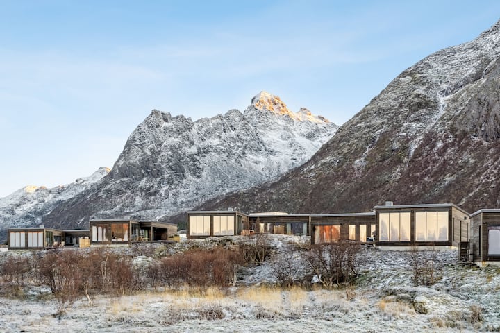 Amazing Cabin In Lyngvær Resort - Norway